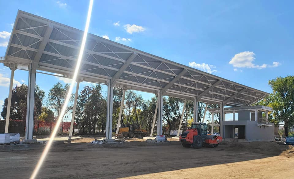 Cristian Stan: Au început asfaltările în curtea primei autogari publice ...